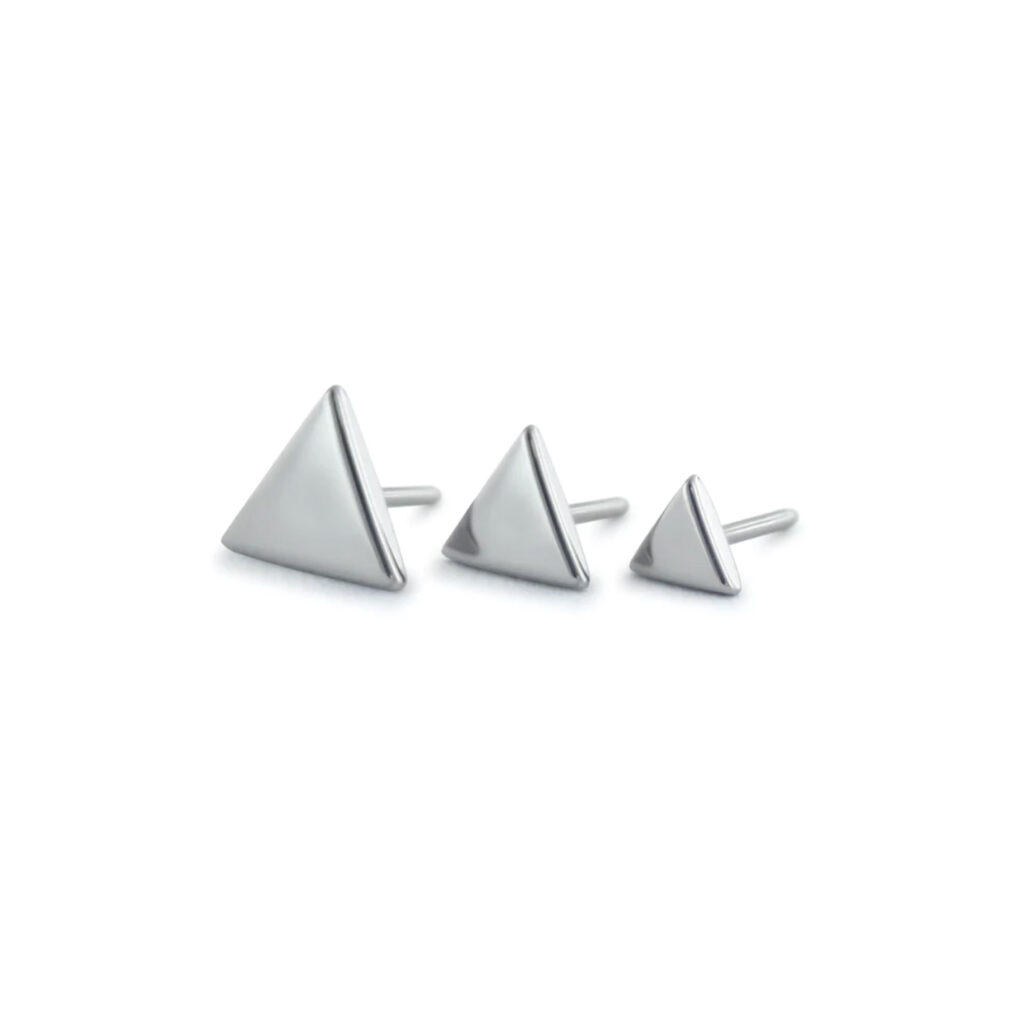 Neometal Threadless Titanium Triangle End – Pirate Piercing – Webshop