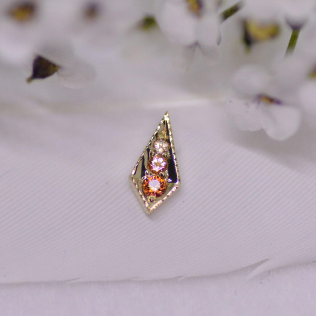 BVLA Yellow Gold Dario Threaded End – Pirate Piercing – Webshop